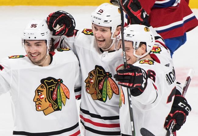 Hockey News - Zack Smith scores twice to lead Blackhawks over Canadiens 4-1