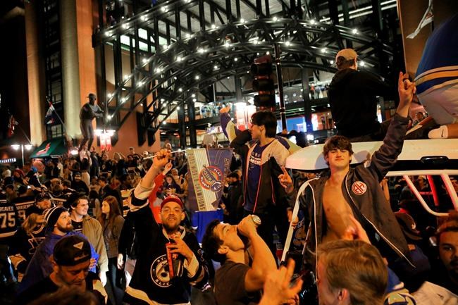 Hockey News - Fans pack downtown St. Louis to cheer on the champion Blues