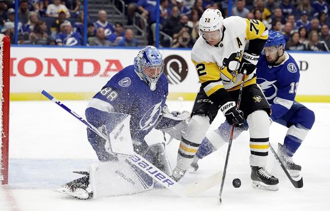 Hockey News - Hedman scores late goal, Lightning beat Penguins 3-2